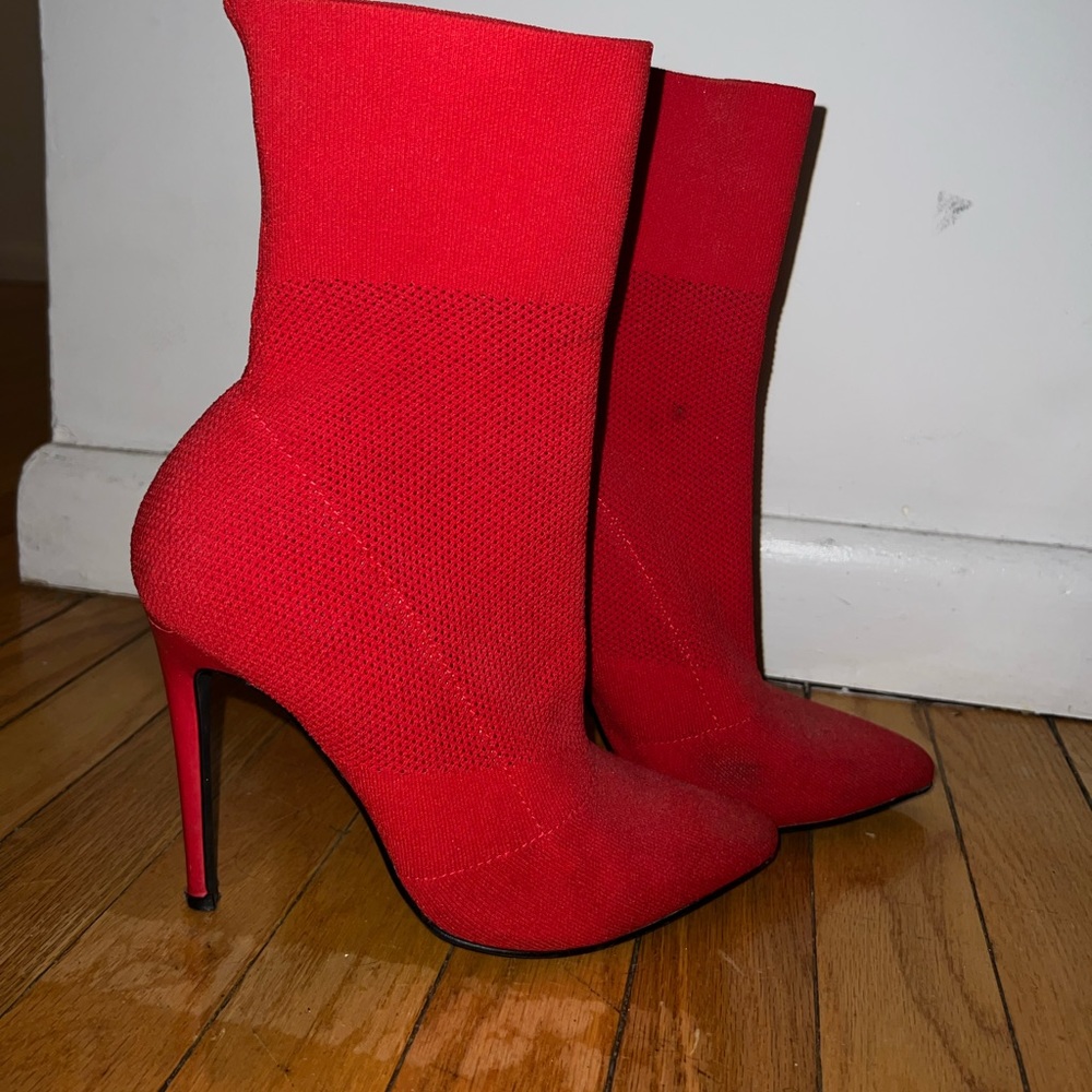 Red Sock Boots From Steve Madden - Gem